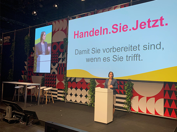 CSBW-Vizepräsidentin Dr. Claudia Warken beim Digitalgipfel ...